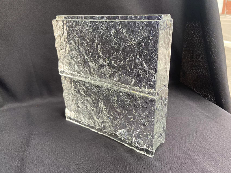 Slotted Solid Glass Blocks For Building Strong And Safety Large Walls